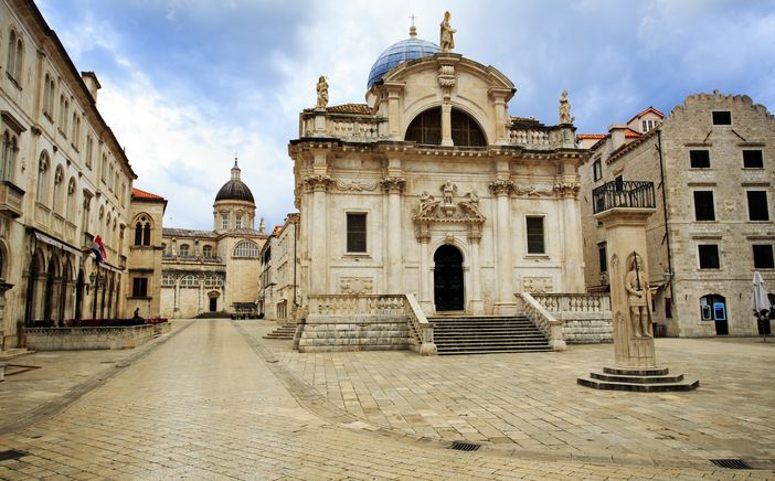 Famous Historical Monuments in Europe - Cruise Panorama